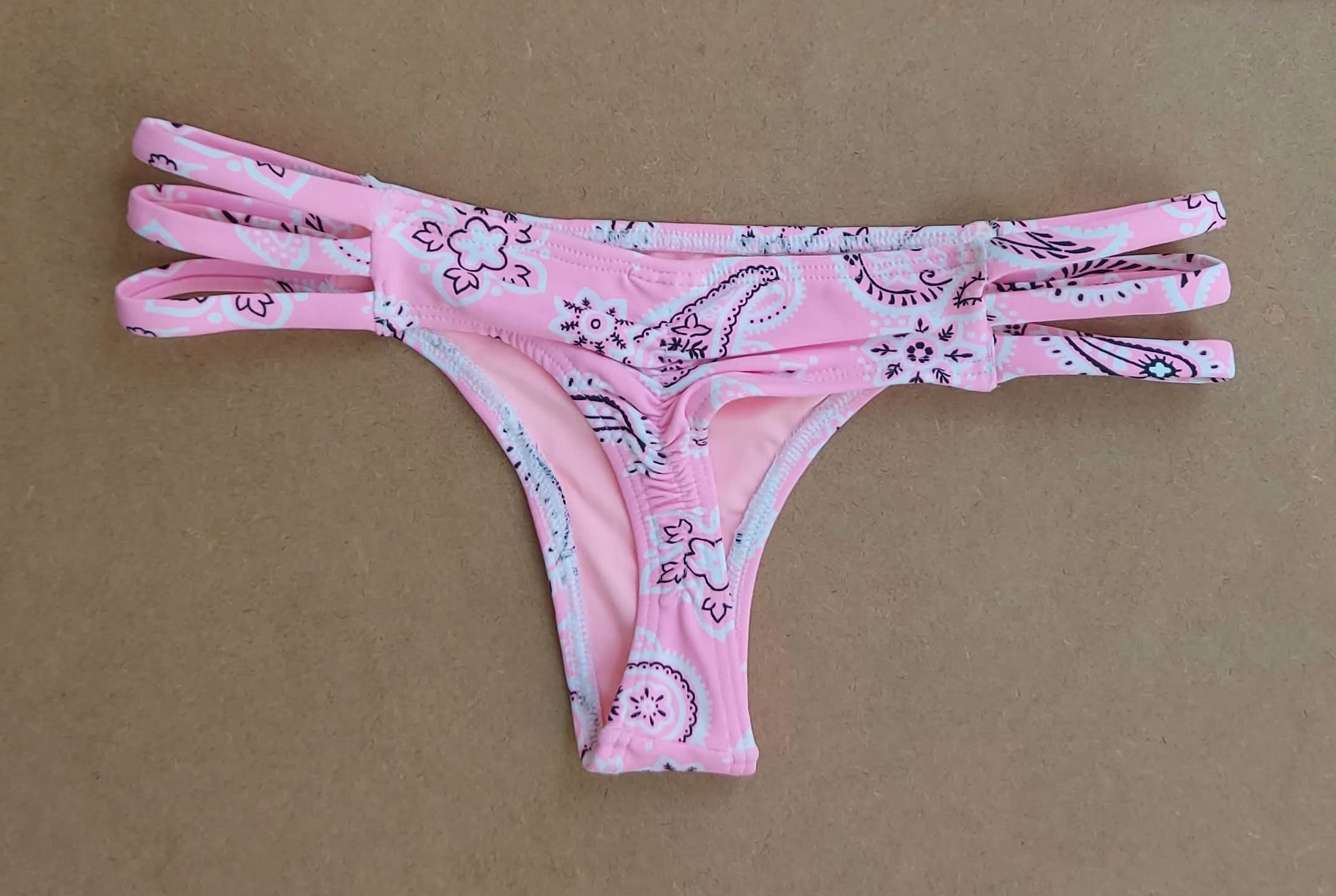 Biquini Cristal Paisley Rosa Carol Moda Praia