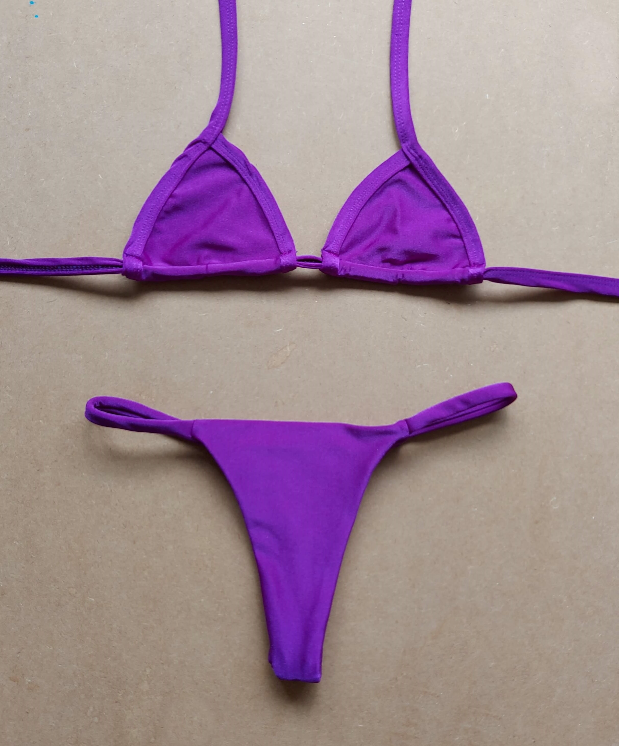 Biquini Fio Dental Fita Violeta Metálico Carol Moda Praia