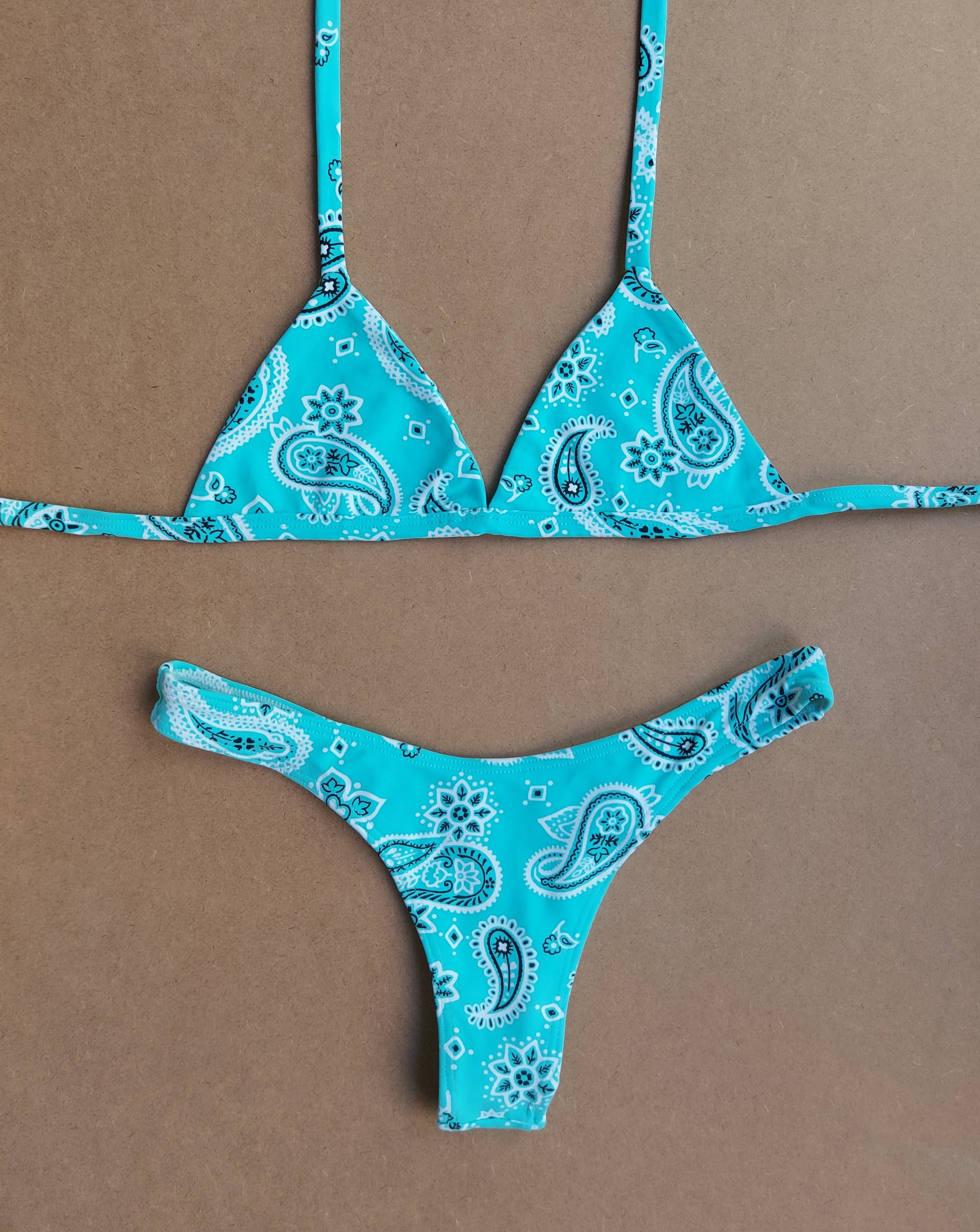 Biquini Triângulo Paisley Azul Carol Moda Praia